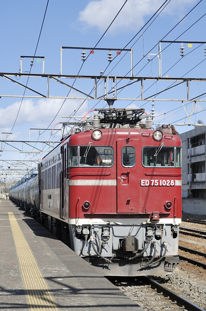 Digital Photo Life: ED75 1028牽引の貨物列車1074レ